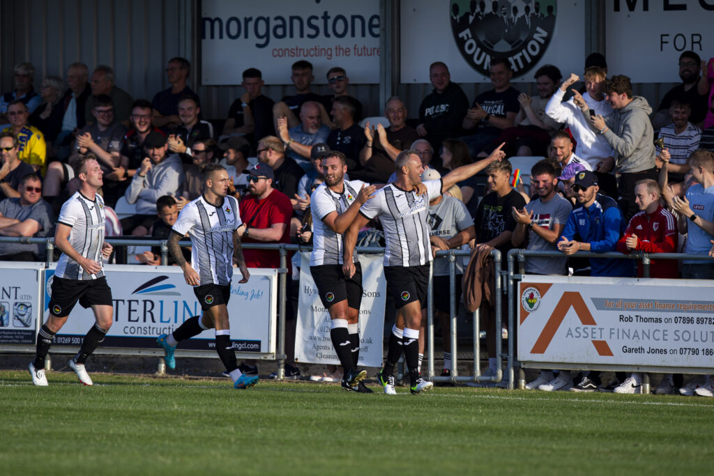 AMMANFORD AFC - #TheTownAsOne